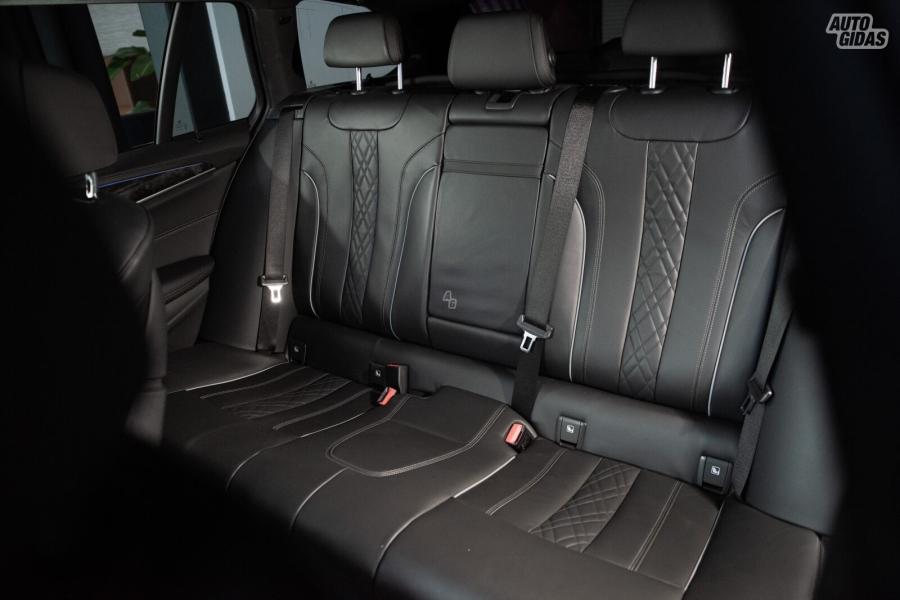 Melns BMW 540 2022 Kauņa, ar dzinēja tilpumu 3.00 L un nobraukumu 154 tūkst. km par 42771 €, foto 25 vietnē AUTOMOTO.COM.LV
