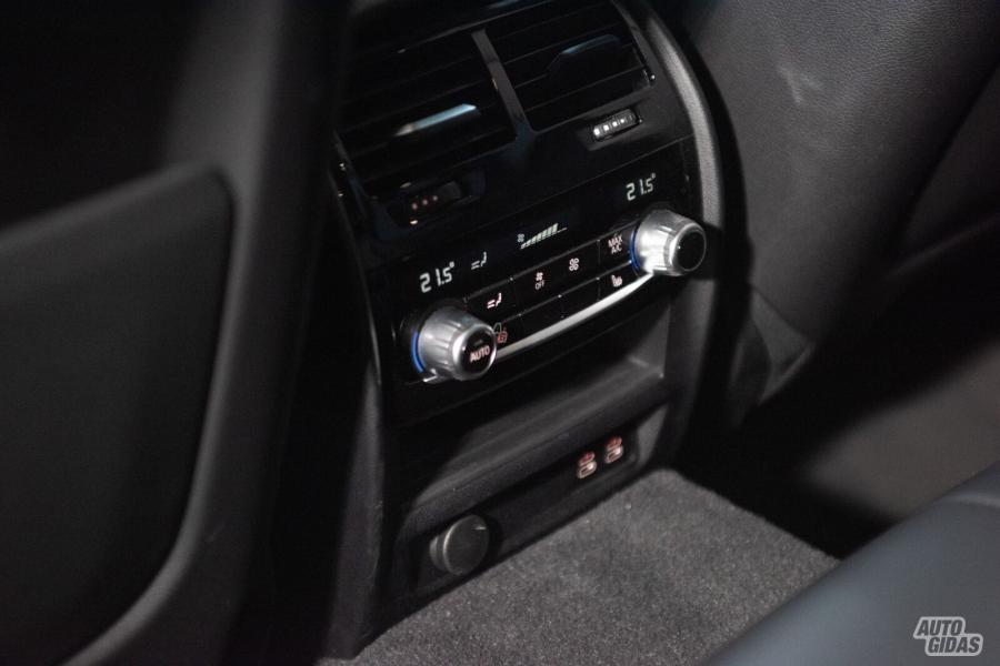 Melns BMW 540 2022 Kauņa, ar dzinēja tilpumu 3.00 L un nobraukumu 154 tūkst. km par 42771 €, foto 26 vietnē AUTOMOTO.COM.LV
