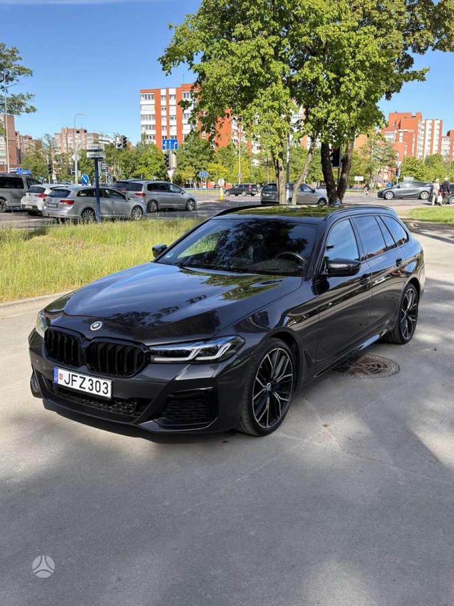 Melns BMW 540 2022 Klaipėda, ar dzinēja tilpumu 3.00 L un nobraukumu 73 tūkst. km par 37200 €, foto 1 vietnē AUTOMOTO.COM.LV