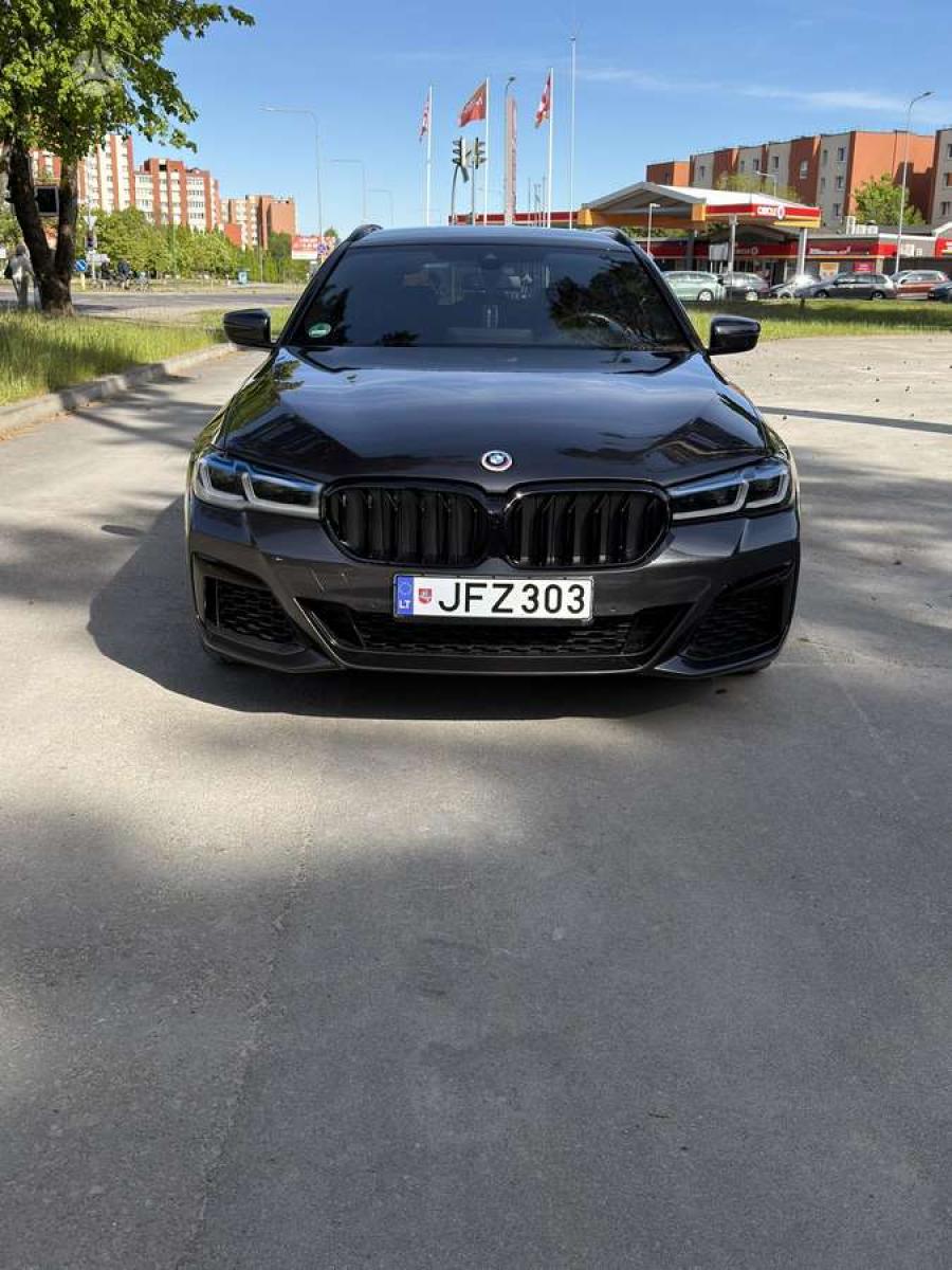 Melns BMW 540 2022 Klaipėda, ar dzinēja tilpumu 3.00 L un nobraukumu 73 tūkst. km par 37200 €, foto 3 vietnē AUTOMOTO.COM.LV