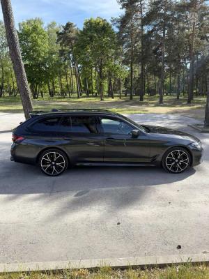Melns BMW 540 2022 Klaipėda, ar dzinēja tilpumu 3.00 L un nobraukumu 73 tūkst. km par 37200 €, foto 8 vietnē AUTOMOTO.COM.LV