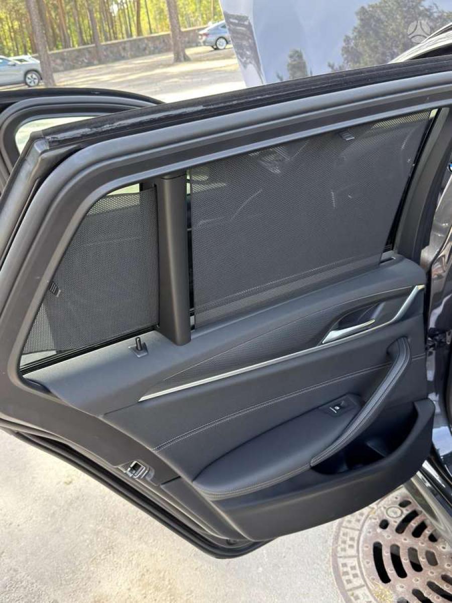 Melns BMW 540 2022 Klaipėda, ar dzinēja tilpumu 3.00 L un nobraukumu 73 tūkst. km par 37200 €, foto 18 vietnē AUTOMOTO.COM.LV
