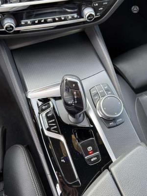 Melns BMW 540 2022 Klaipėda, ar dzinēja tilpumu 3.00 L un nobraukumu 73 tūkst. km par 37200 €, foto 26 vietnē AUTOMOTO.COM.LV