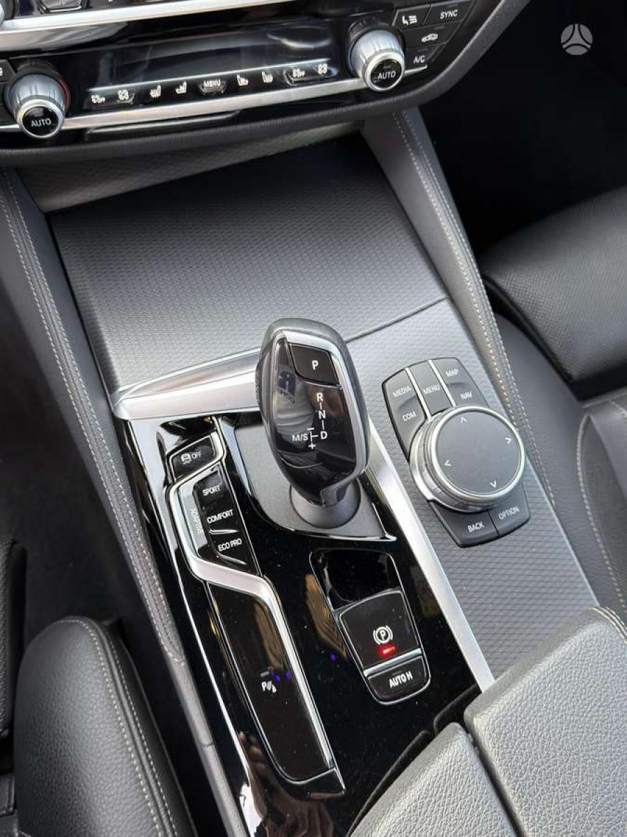 Melns BMW 540 2022 Klaipėda, ar dzinēja tilpumu 3.00 L un nobraukumu 73 tūkst. km par 37200 €, foto 26 vietnē AUTOMOTO.COM.LV