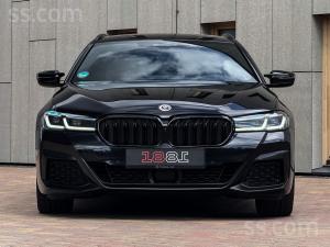 Black BMW 540 2023 in Riga, with an engine capacity of 3.00 L and mileage of 169 thousand km for 31000 €, photo 3 on AUTOMOTO.COM.LV