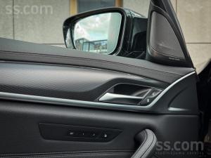 Black BMW 540 2023 in Riga, with an engine capacity of 3.00 L and mileage of 169 thousand km for 31000 €, photo 10 on AUTOMOTO.COM.LV