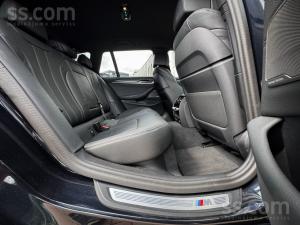 Black BMW 540 2023 in Riga, with an engine capacity of 3.00 L and mileage of 169 thousand km for 31000 €, photo 20 on AUTOMOTO.COM.LV