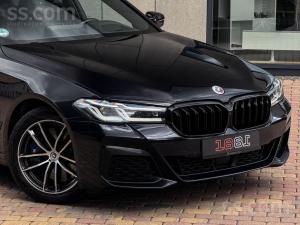 Black BMW 540 2023 in Riga, with an engine capacity of 3.00 L and mileage of 169 thousand km for 31000 €, photo 28 on AUTOMOTO.COM.LV