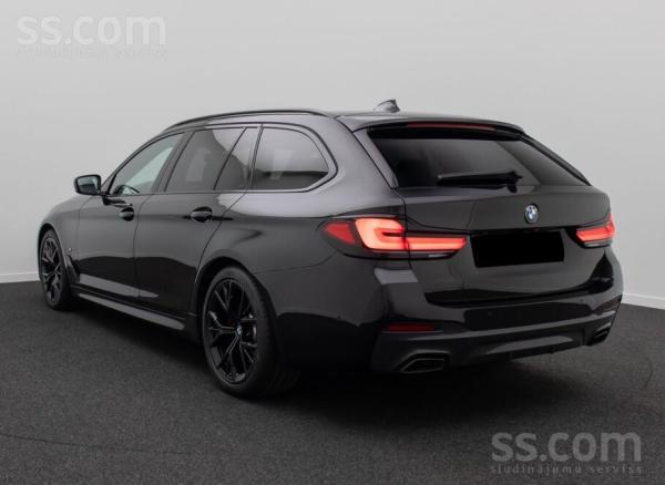 Black BMW 540 2023 in Tukums, with an engine capacity of 3.00 L and mileage of 166 thousand km for 33777 €, photo 3 on AUTOMOTO.COM.LV