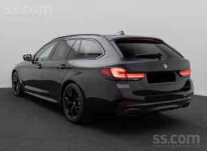Melns BMW 540 2023 Tukums, ar dzinēja tilpumu 3.00 L un nobraukumu 166 tūkst. km par 33777 €, foto 4 vietnē AUTOMOTO.COM.LV