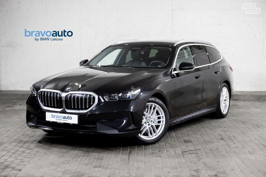 Черный БМВ 540 2025 в Вильнюс, объемом двигателя 3.00 л и пробегом 39 тыс. км за 54441 €, фото 1 на AUTOMOTO.COM.LV