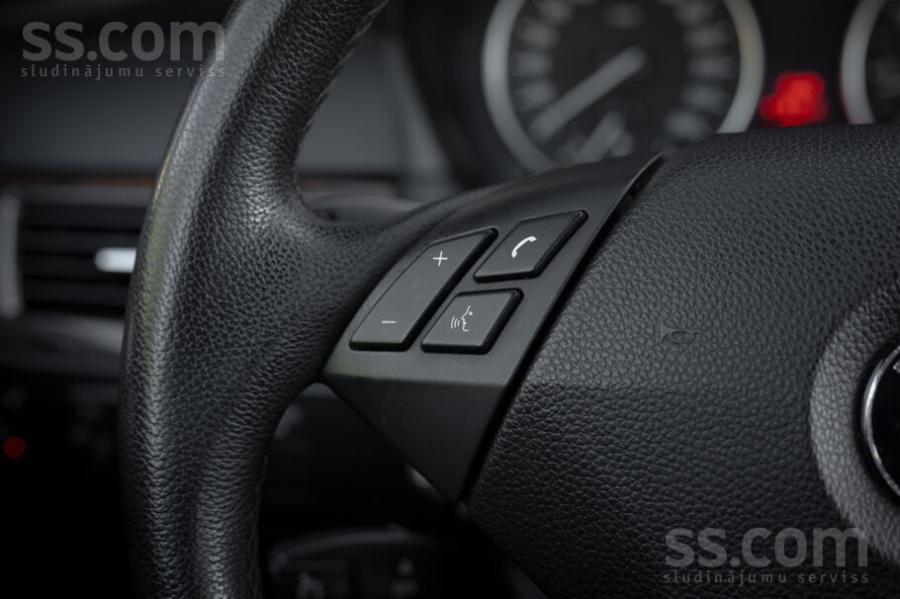 Blue BMW 540 2009 in Talsi, with an engine capacity of 4.00 L and mileage of 271 thousand km for 7950 €, photo 18 on AUTOMOTO.COM.LV