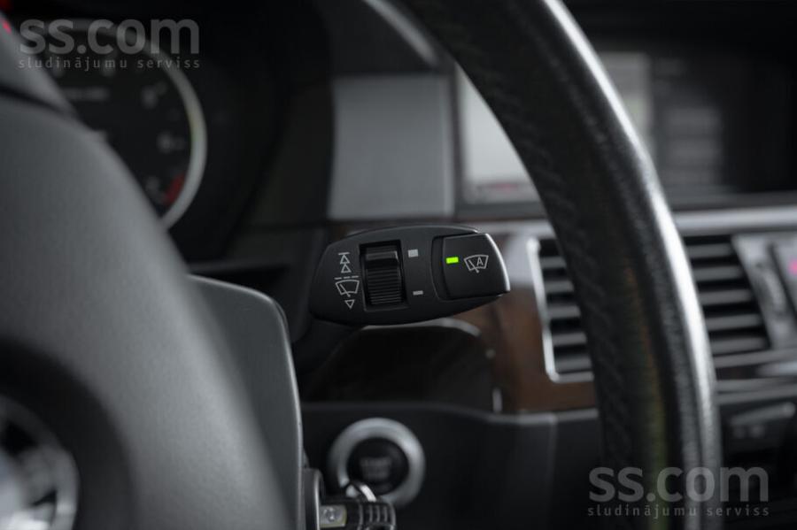 Blue BMW 540 2009 in Talsi, with an engine capacity of 4.00 L and mileage of 271 thousand km for 7950 €, photo 21 on AUTOMOTO.COM.LV