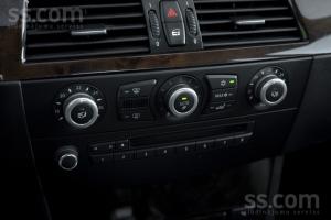 Blue BMW 540 2009 in Talsi, with an engine capacity of 4.00 L and mileage of 271 thousand km for 7950 €, photo 26 on AUTOMOTO.COM.LV
