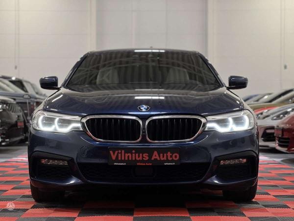 Blue BMW 540 2018 in Vilnius, with an engine capacity of 3.00 L and mileage of 122 thousand km for 29900 €, photo 2 on AUTOMOTO.COM.LV
