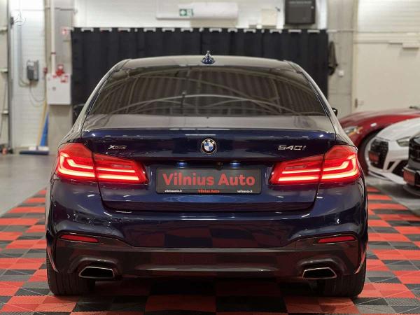 Blue BMW 540 2018 in Vilnius, with an engine capacity of 3.00 L and mileage of 122 thousand km for 29900 €, photo 5 on AUTOMOTO.COM.LV