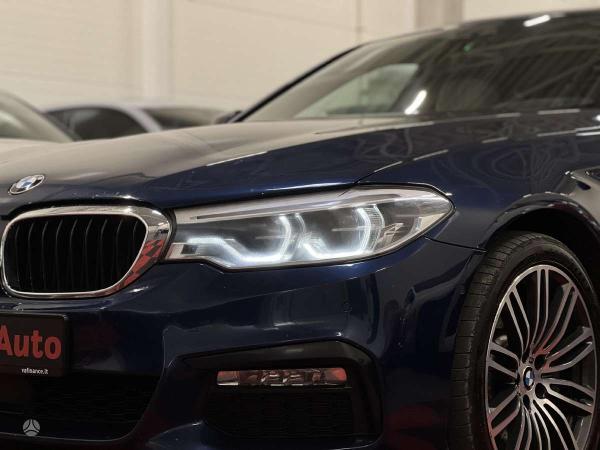 Blue BMW 540 2018 in Vilnius, with an engine capacity of 3.00 L and mileage of 122 thousand km for 29900 €, photo 8 on AUTOMOTO.COM.LV