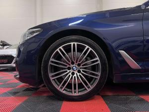 Blue BMW 540 2018 in Vilnius, with an engine capacity of 3.00 L and mileage of 122 thousand km for 29900 €, photo 11 on AUTOMOTO.COM.LV