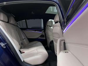 Blue BMW 540 2018 in Vilnius, with an engine capacity of 3.00 L and mileage of 122 thousand km for 29900 €, photo 34 on AUTOMOTO.COM.LV