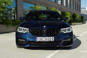 Blue BMW 540 2018 in Vilnius, with an engine capacity of 3.00 L and mileage of 155 thousand km for 31750 €, photo 8 on AUTOMOTO.COM.LV
