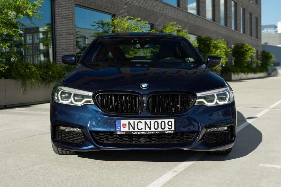 Blue BMW 540 2018 in Vilnius, with an engine capacity of 3.00 L and mileage of 155 thousand km for 31750 €, photo 8 on AUTOMOTO.COM.LV