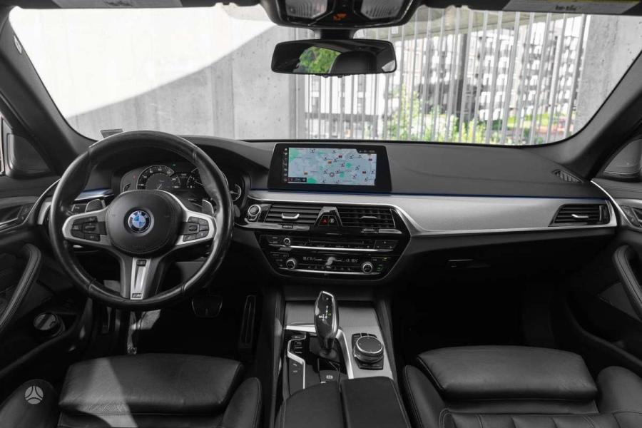 Blue BMW 540 2018 in Vilnius, with an engine capacity of 3.00 L and mileage of 155 thousand km for 31750 €, photo 22 on AUTOMOTO.COM.LV