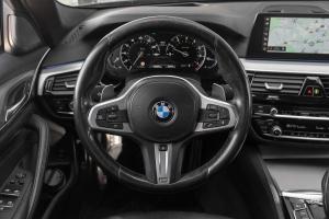 Blue BMW 540 2018 in Vilnius, with an engine capacity of 3.00 L and mileage of 155 thousand km for 31750 €, photo 23 on AUTOMOTO.COM.LV