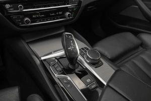 Blue BMW 540 2018 in Vilnius, with an engine capacity of 3.00 L and mileage of 155 thousand km for 31750 €, photo 25 on AUTOMOTO.COM.LV