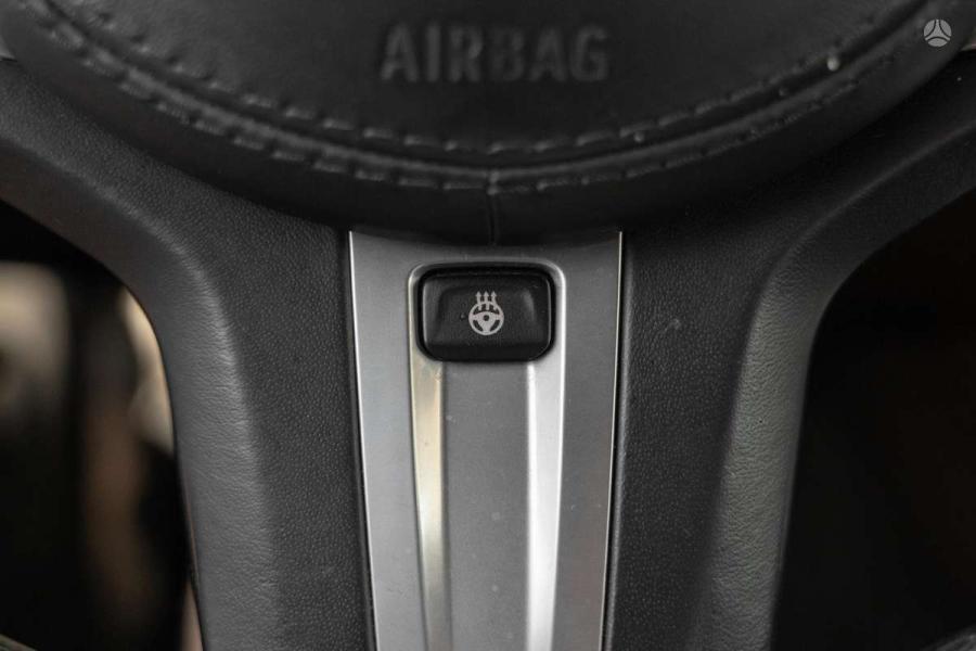 Blue BMW 540 2018 in Vilnius, with an engine capacity of 3.00 L and mileage of 155 thousand km for 31750 €, photo 27 on AUTOMOTO.COM.LV