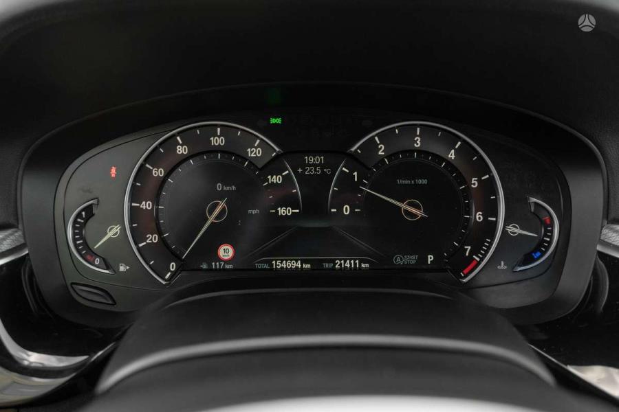 Blue BMW 540 2018 in Vilnius, with an engine capacity of 3.00 L and mileage of 155 thousand km for 31750 €, photo 29 on AUTOMOTO.COM.LV