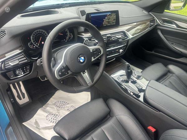 Blue BMW 540 2018 in Klaipeda, with an engine capacity of 3.00 L and mileage of 69 thousand km for 27700 €, photo 7 on AUTOMOTO.COM.LV