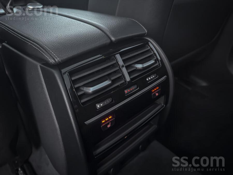 Zils BMW 540 2017 Jelgava, ar dzinēja tilpumu 3.00 L un nobraukumu 296 tūkst. km par 22700 €, foto 12 vietnē AUTOMOTO.COM.LV