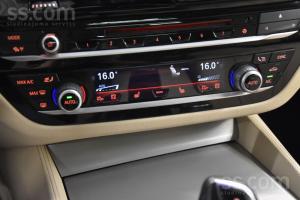 Blue BMW 540 2017 in Riga, with an engine capacity of 3.00 L and mileage of 173 thousand km for 26990 €, photo 19 on AUTOMOTO.COM.LV
