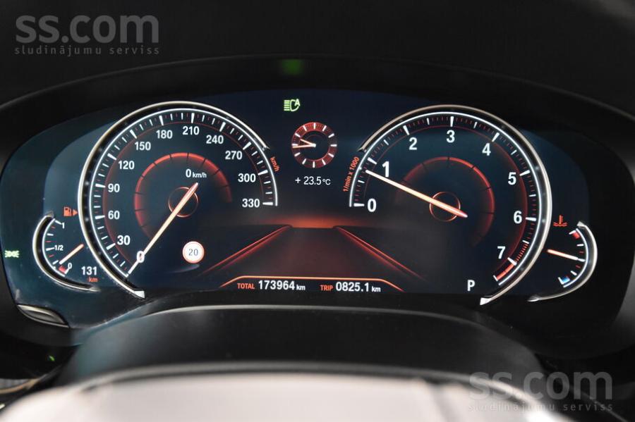 Blue BMW 540 2017 in Riga, with an engine capacity of 3.00 L and mileage of 173 thousand km for 26990 €, photo 34 on AUTOMOTO.COM.LV