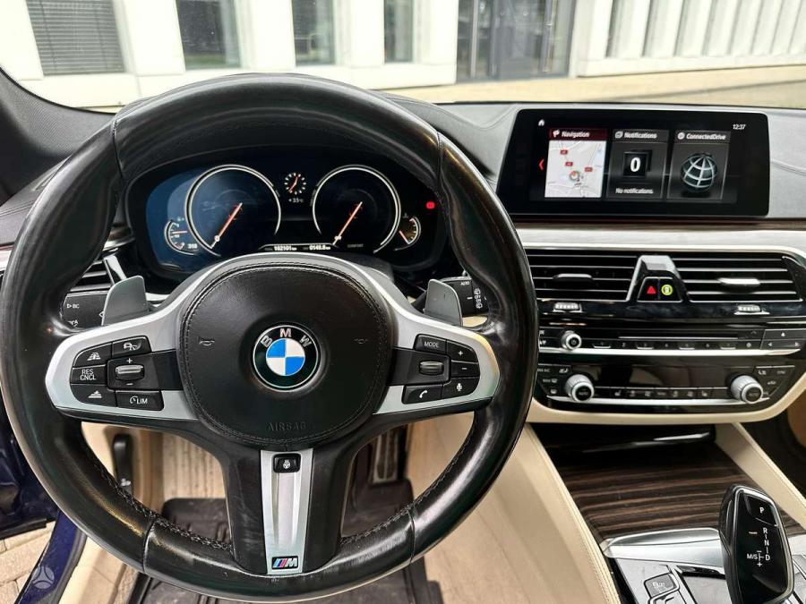 Blue BMW 540 2017 in Vilnius, with an engine capacity of 3.00 L and mileage of 182 thousand km for 19500 €, photo 13 on AUTOMOTO.COM.LV