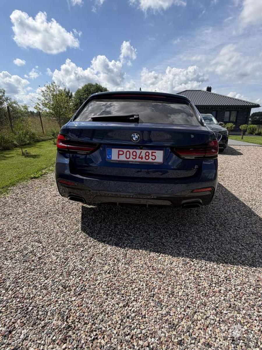 Blue BMW 540 2022 in Vievis, with an engine capacity of 2.99 L and mileage of 294 thousand km for 25500 €, photo 7 on AUTOMOTO.COM.LV