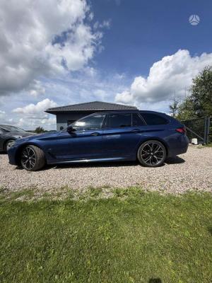Blue BMW 540 2022 in Vievis, with an engine capacity of 2.99 L and mileage of 294 thousand km for 25500 €, photo 9 on AUTOMOTO.COM.LV