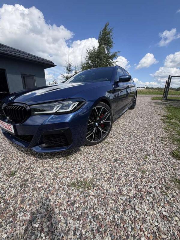 Zils BMW 540 2022 Vievis, ar dzinēja tilpumu 2.99 L un nobraukumu 294 tūkst. km par 25500 €, foto 9 vietnē AUTOMOTO.COM.LV