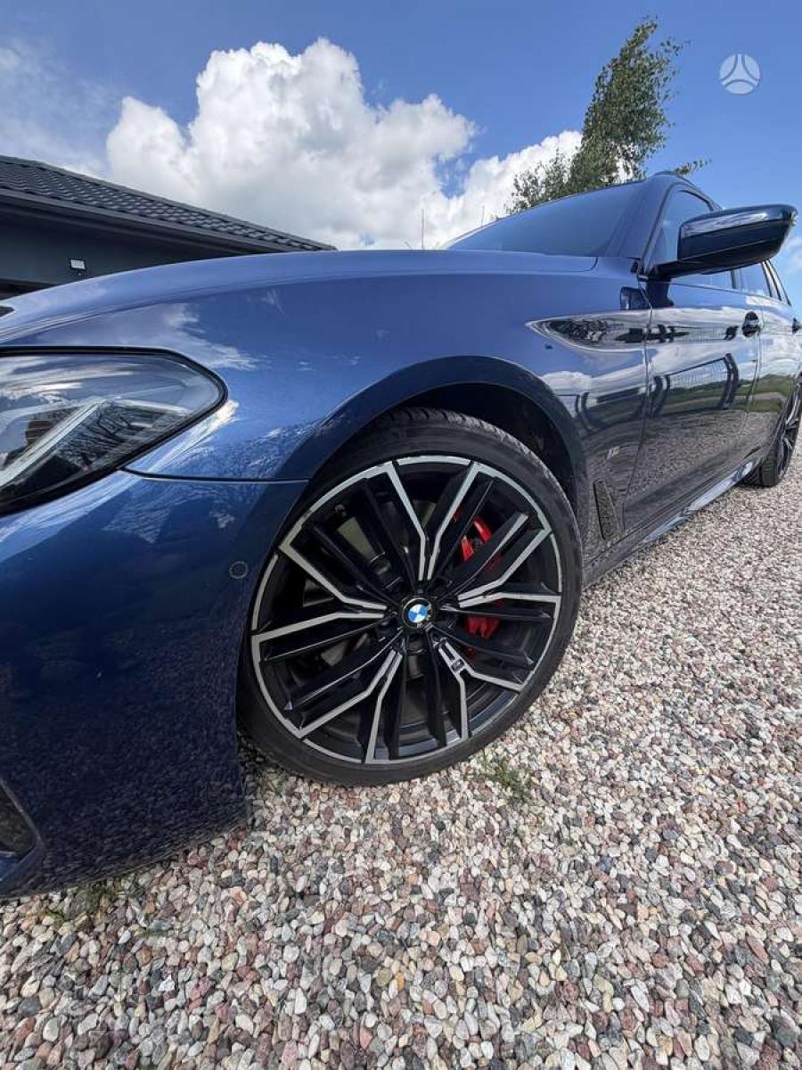Blue BMW 540 2022 in Vievis, with an engine capacity of 2.99 L and mileage of 294 thousand km for 25500 €, photo 11 on AUTOMOTO.COM.LV
