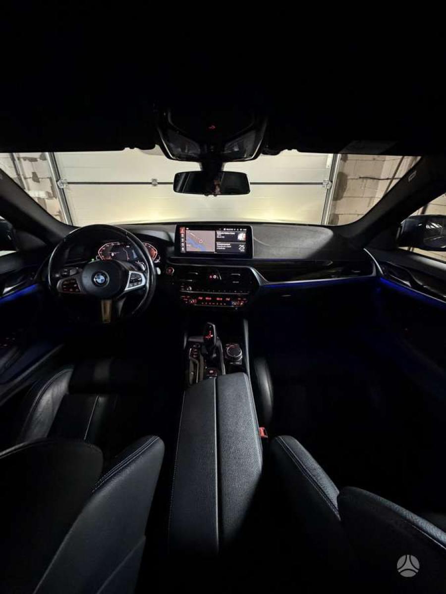 Blue BMW 540 2022 in Vievis, with an engine capacity of 2.99 L and mileage of 294 thousand km for 25500 €, photo 19 on AUTOMOTO.COM.LV