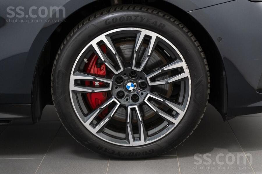 Zils BMW 540 2025 Rīga, ar dzinēja tilpumu 3.00 L un nobraukumu 51 tūkst. km par 67500 €, foto 14 vietnē AUTOMOTO.COM.LV