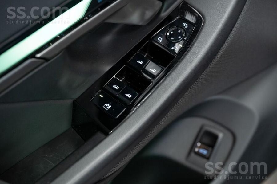 Zils BMW 540 2025 Rīga, ar dzinēja tilpumu 3.00 L un nobraukumu 51 tūkst. km par 67500 €, foto 26 vietnē AUTOMOTO.COM.LV
