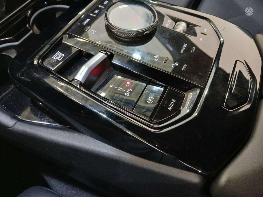 Синий БМВ 540 2025 в Вильнюс, объемом двигателя 2.99 л и пробегом 44 тыс. км за 58888 €, фото 19 на AUTOMOTO.COM.LV