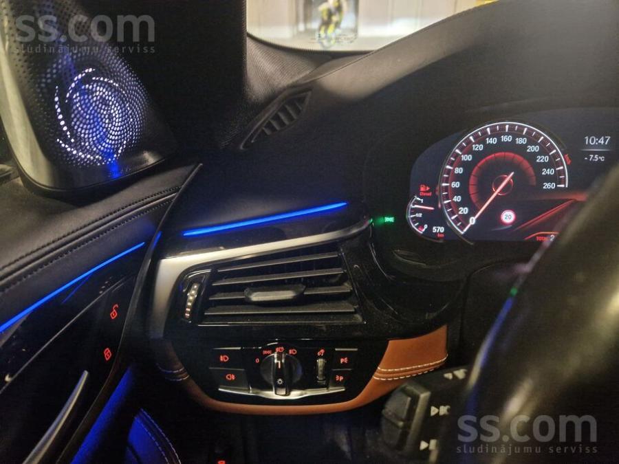 Brown BMW 540 2018 in Riga, with an engine capacity of 3.00 L and mileage of 254 thousand km for 25000 €, photo 16 on AUTOMOTO.COM.LV