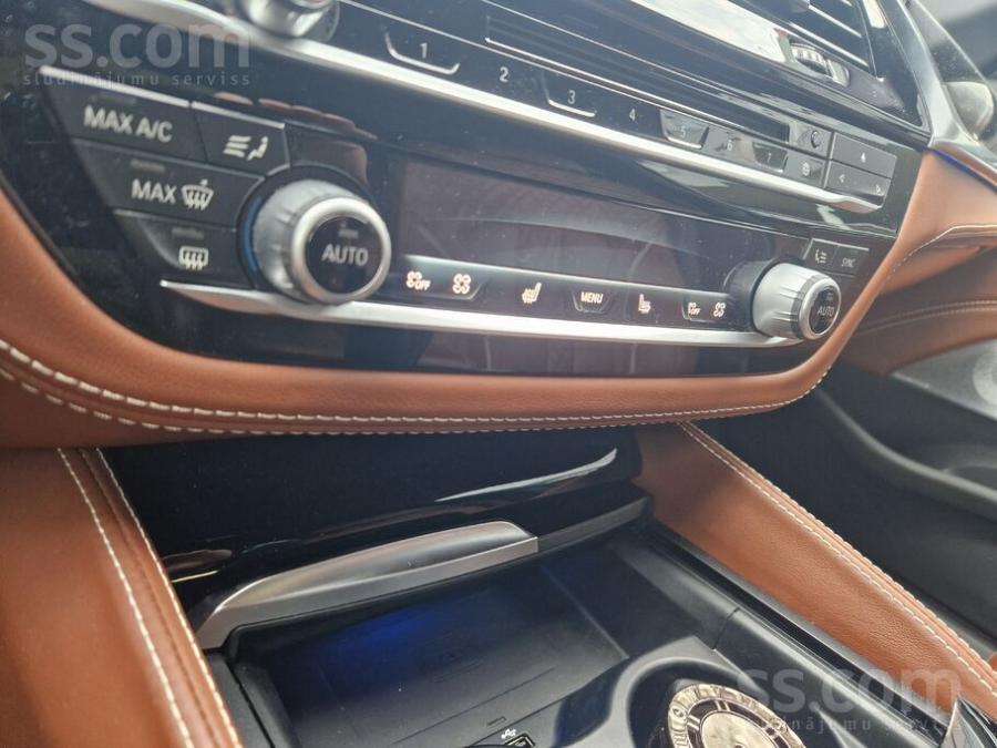 Brown BMW 540 2018 in Riga, with an engine capacity of 3.00 L and mileage of 254 thousand km for 25000 €, photo 20 on AUTOMOTO.COM.LV