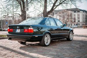Green BMW 540 1995 in Daugavpils, with an engine capacity of 4.00 L and mileage of 300 thousand km for 14900 €, photo 4 on AUTOMOTO.COM.LV