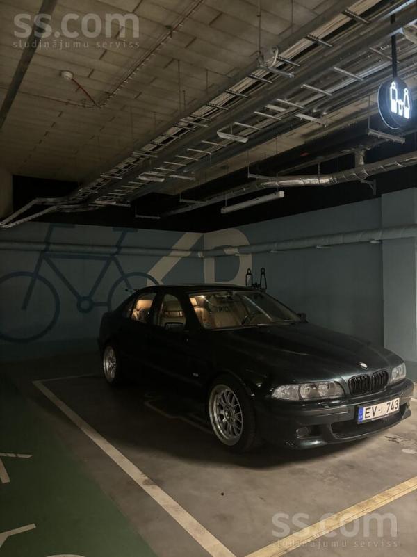 Green BMW 540 1996 in Riga, with an engine capacity of 4.40 L and mileage of 305 thousand km for 5100 €, photo 3 on AUTOMOTO.COM.LV