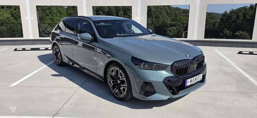 Green BMW 540 2025 in Vilnius, with an engine capacity of 2.99 L and mileage of 16 thousand km for 72000 €, photo 1 on AUTOMOTO.COM.LV