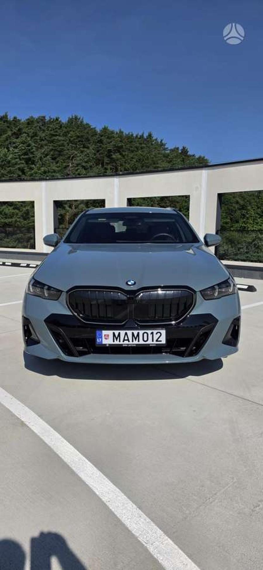 Green BMW 540 2025 in Vilnius, with an engine capacity of 2.99 L and mileage of 16 thousand km for 72000 €, photo 3 on AUTOMOTO.COM.LV