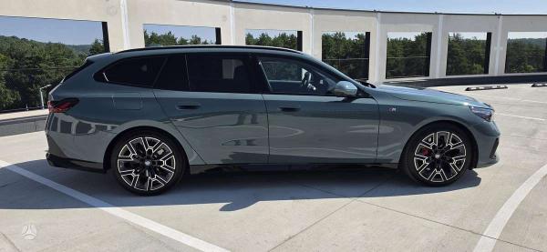 Zaļš BMW 540 2025 Viļņa, ar dzinēja tilpumu 2.99 L un nobraukumu 16 tūkst. km par 72000 €, foto 9 vietnē AUTOMOTO.COM.LV